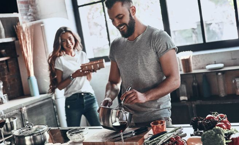 Lovearoundme - How Men Express Their Love (In Real Life)